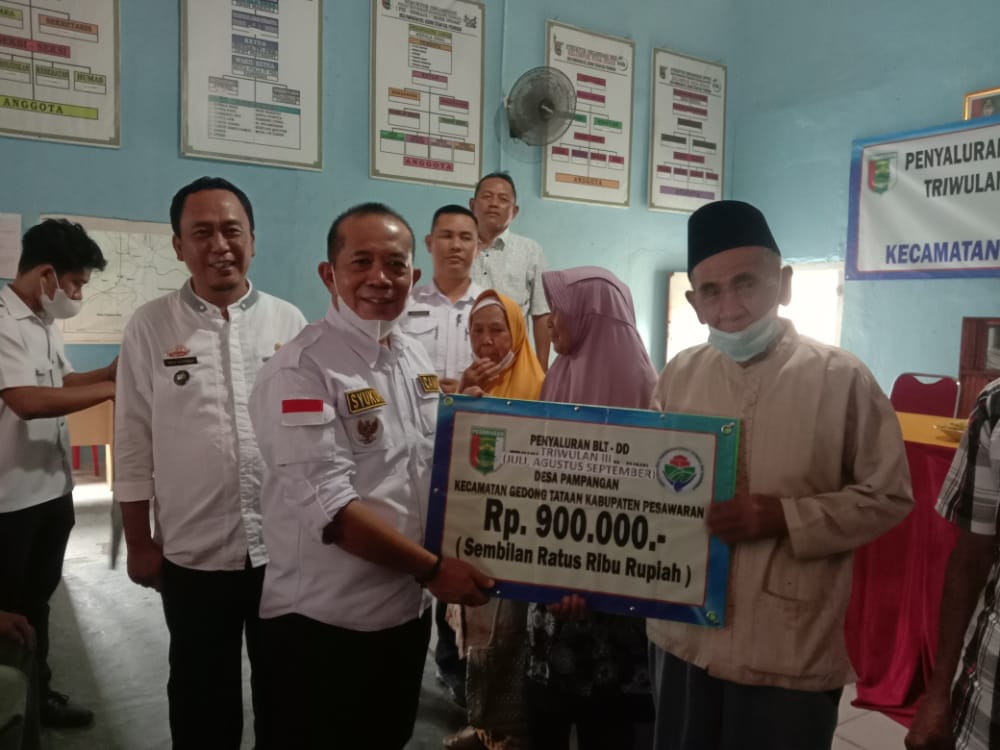 98 Warga Pampangan Kabupaten Pesawaran Terima BLT DD Tahap III - MEDIA ...