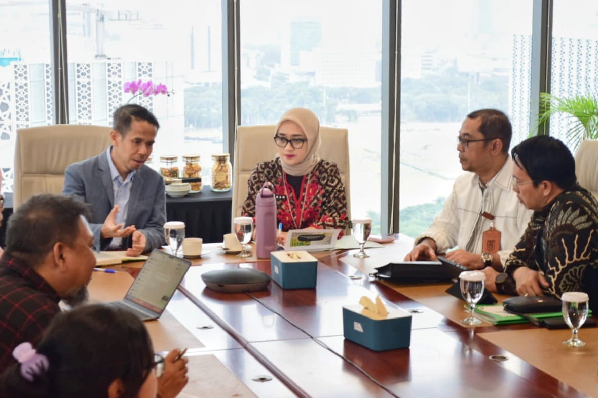 Wagub Jihan Nurlela Temui Direktur Utama BPDLH Kemenkeu Joko Tri ...